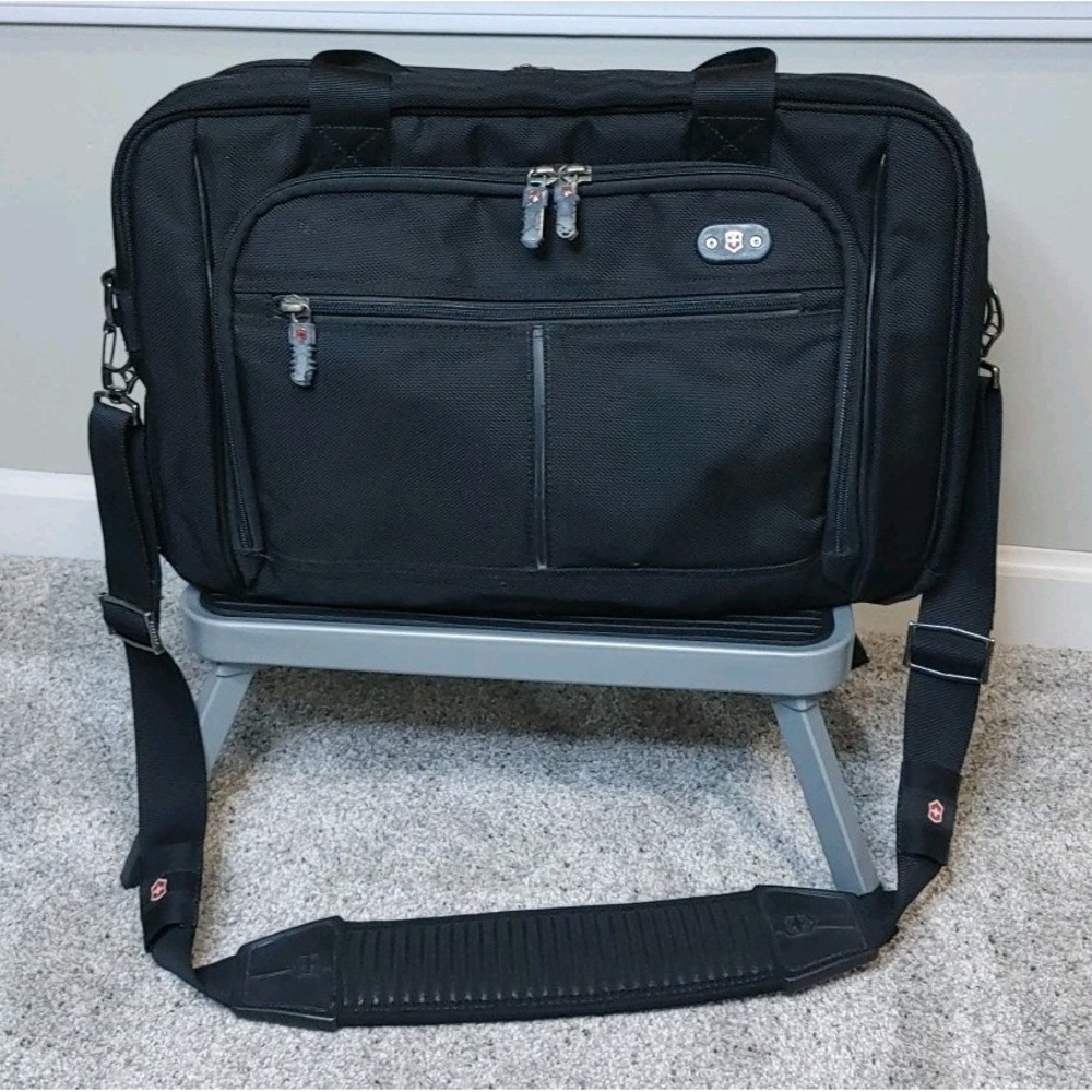 Victorinox Black Expandable Business Laptop Bag Brief… - Gem